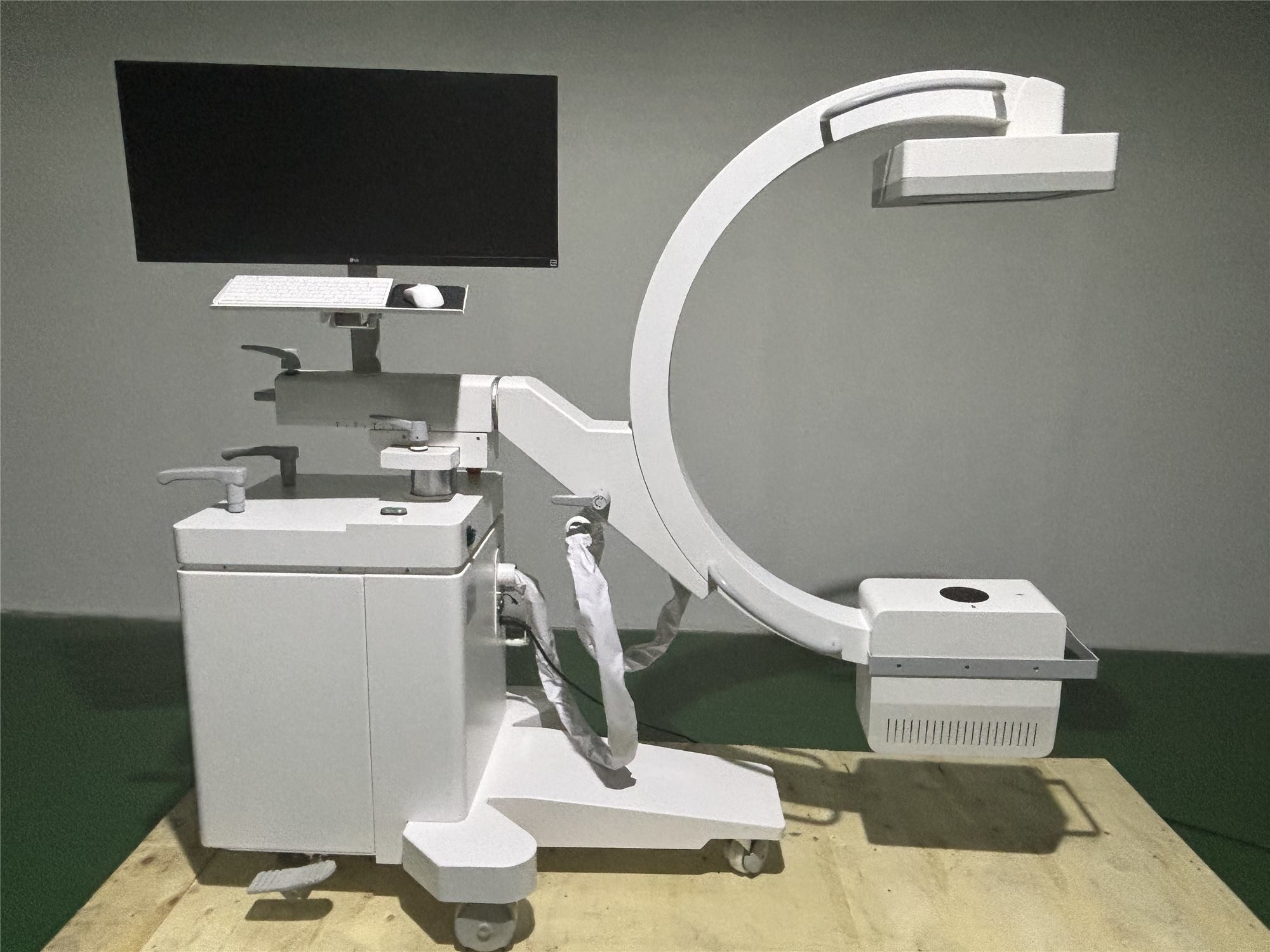 Mobile C-Arm X-ray Machine
